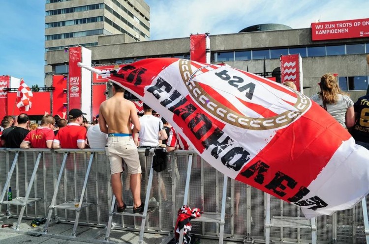 PSV Fans Celebrate Dutch Title – Póg Mo Goal